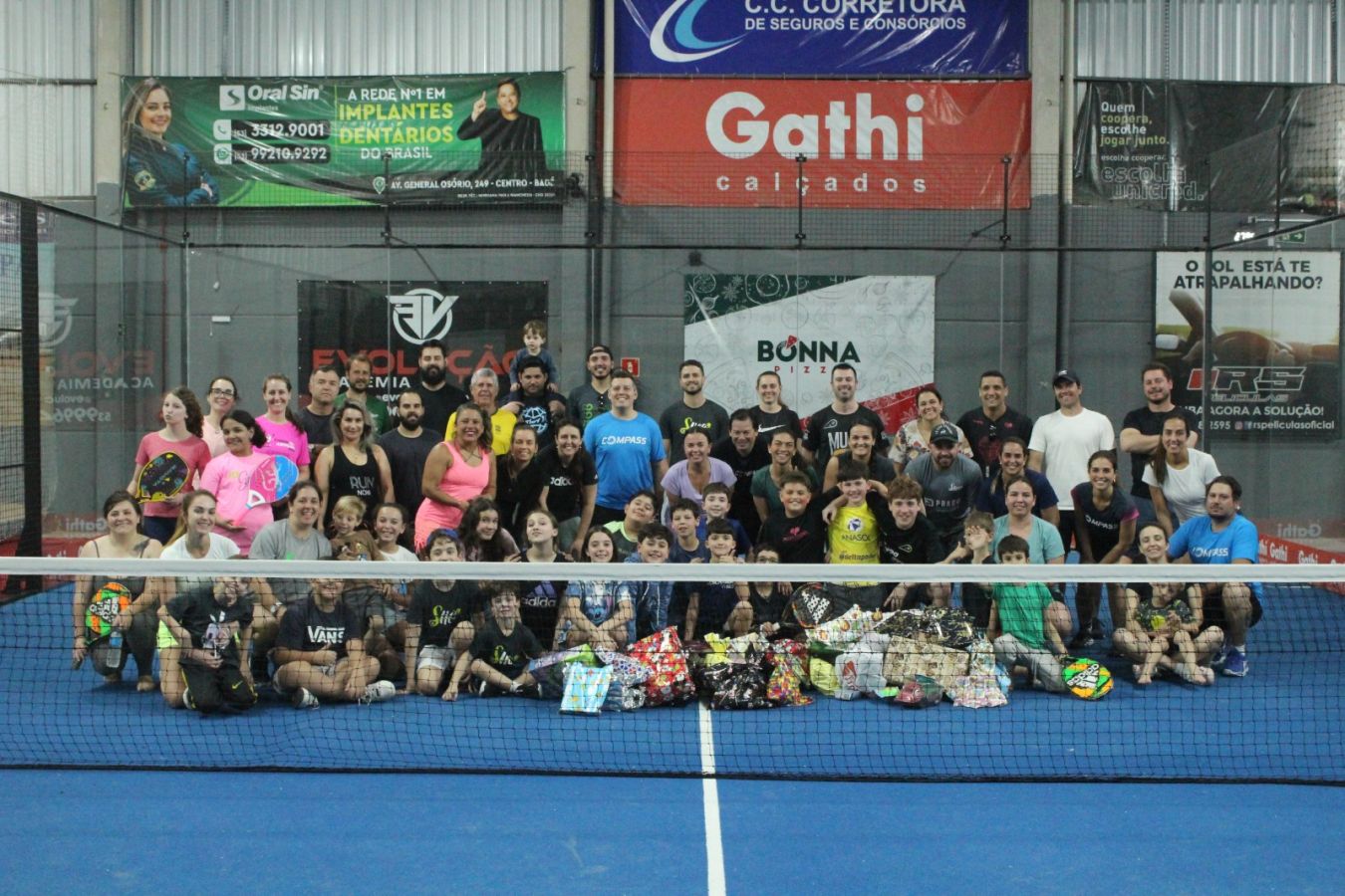 Slice Arena arrecada doações de brinquedos em torneio de padel ...